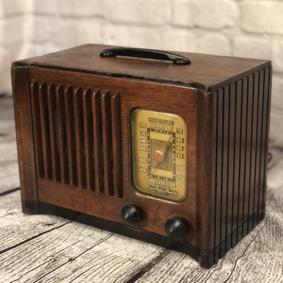 Emerson | Portable Audio & Video | Vintage 94 Emerson Am Radio Works ...